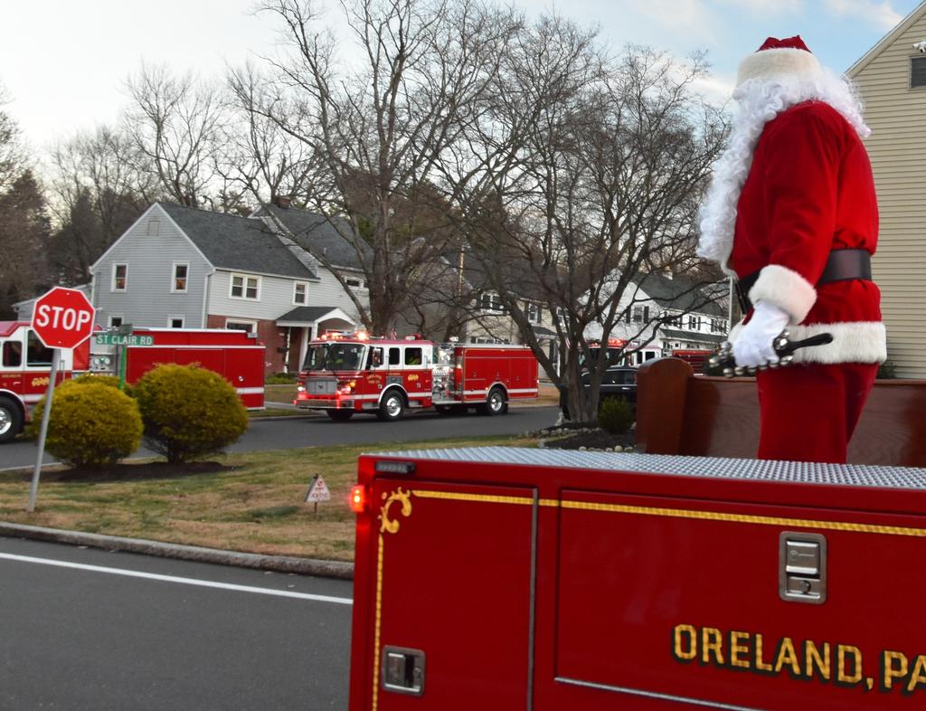 Pictures from the 2025 Santa's Pre-Christmas Tour of Oreland - Oreland ...